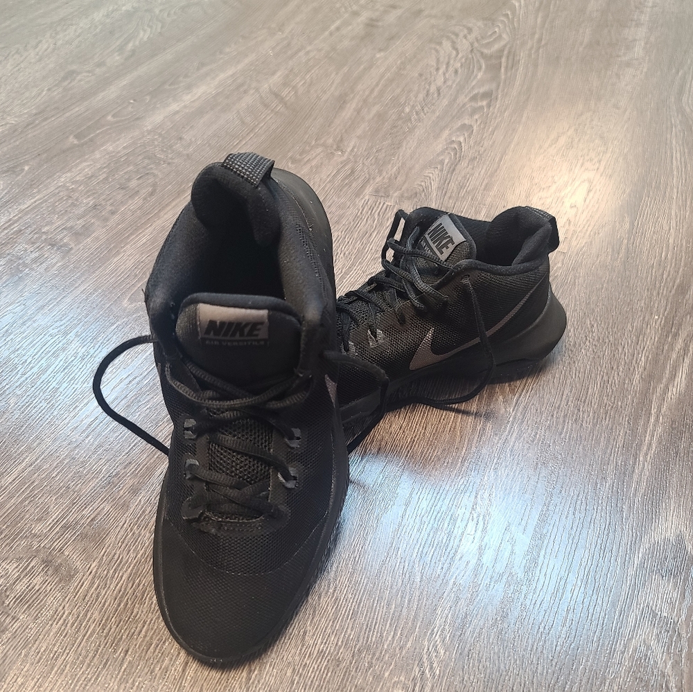 Nike Air Versatile I Basketball Shoes - Gem